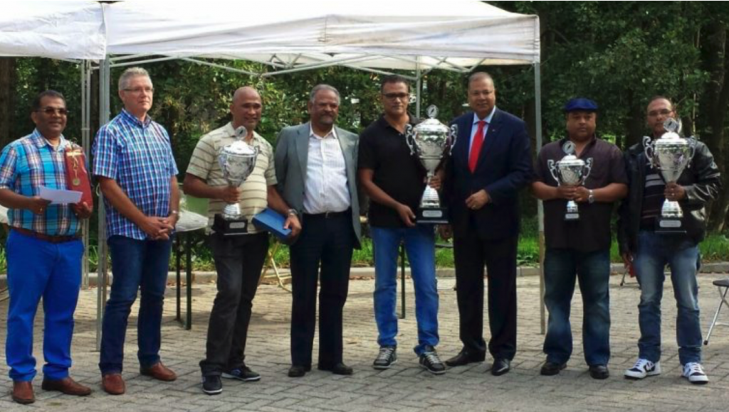 Surinaamse Zangvogel Vereniging Beef-Free | — Den Haag, Nederland